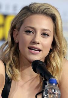 Light Spring Celebrities: An Expert Breakdown - My Eco Closet